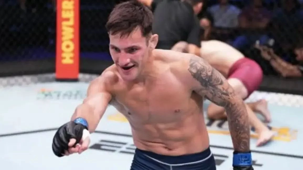 @annabgo leaks looking for a meeting ad, and she was